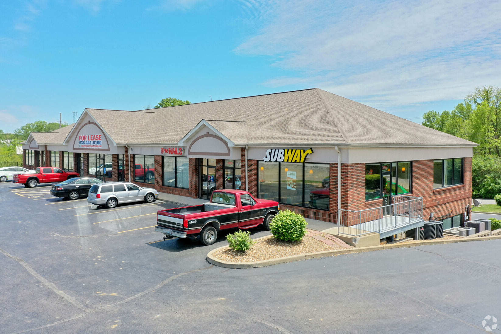 Kisker Crossing 4618-4644 S Saint Peters Pky St. Charles, MO 63304